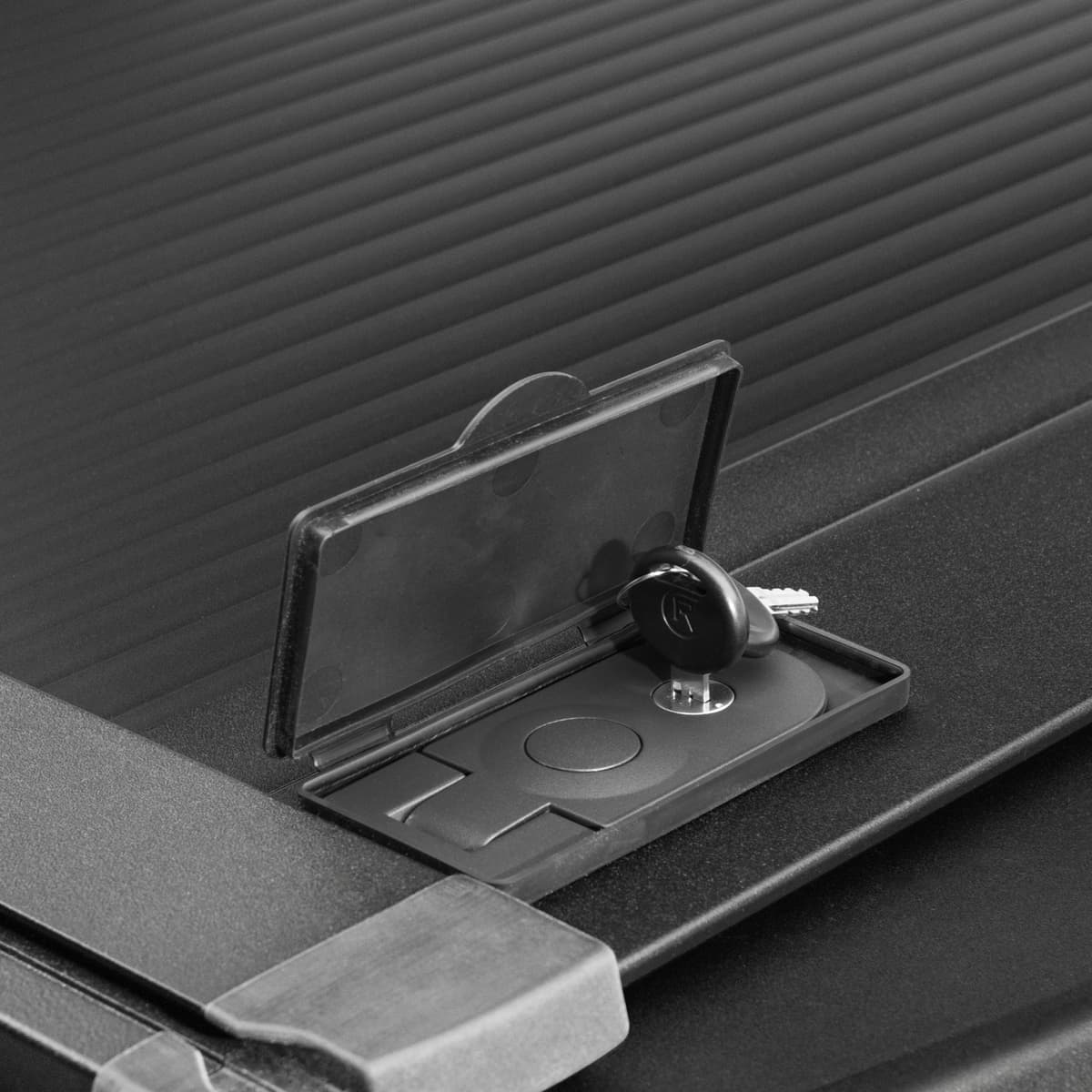 RetraxOne XR Tonneau Cover and TruXedo Elevate Truck Rack Package